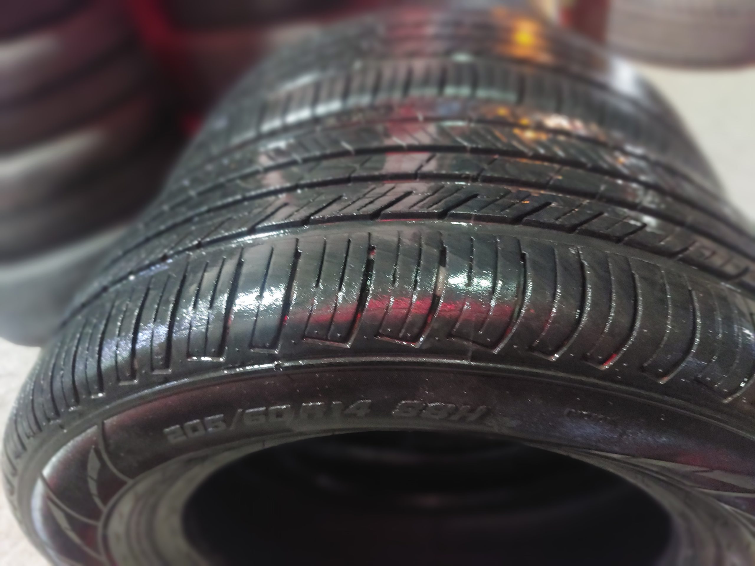 لاستیک بارز سایز 205/60/14 گل P685 دست دوم 70 درصد تیوبلس بدون پنچری(هر حلقه) - فروشگاه اینترنتی ...