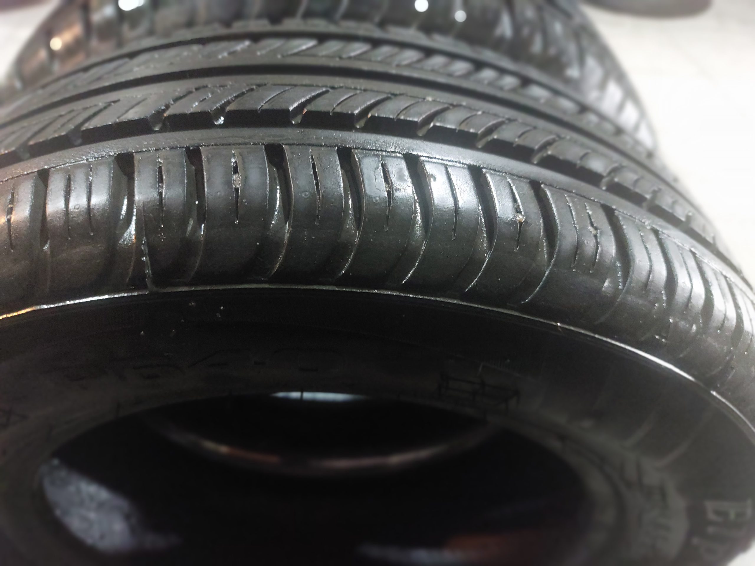 لاستیک بارز سایز 185/65/14 گل P640 دست دوم تیوپلس 70 درصد بدون پنچری ( هر حلقه) - فروشگاه ...